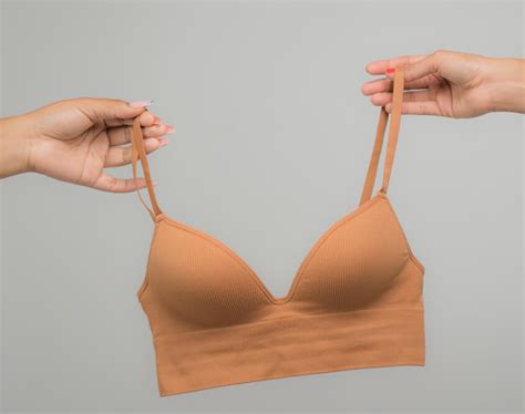 Tips And Tricks For Avoiding Embarrassing Wardrobe Malfunctions