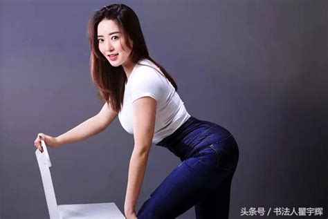 蔣聘婷肉多多，完美身材火辣辣，萬種風情醉迷離 每日頭條