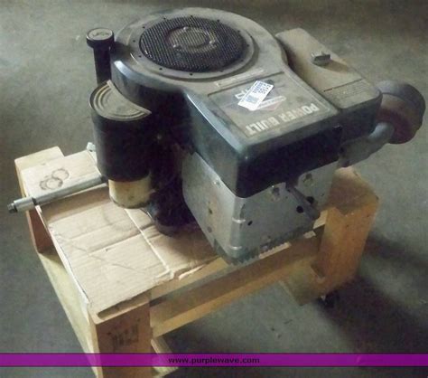 Briggs And Stratton 11 Hp Gas Engine In Winfield Ks Item 5186 Sold