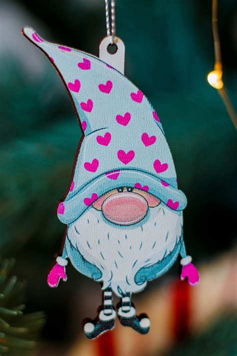 Новорічна деревяна ялинкова іграшка Гном в сірій шапці 10х6 5х0 5 см Сірий 60021 фото