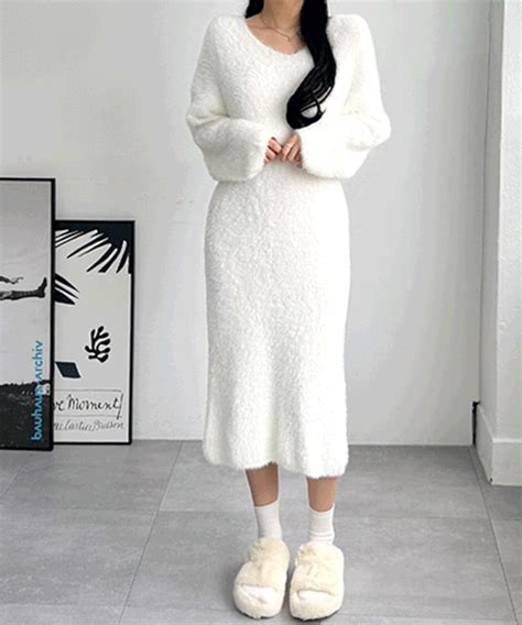 피치드림 [핏대박 여리여리]앙고라 브이넥 퍼 니트 롱 원피스