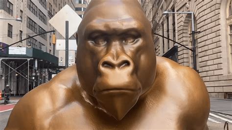Harambe Statue Vs Charging Bull A Wall Street Showdown Reddit Cant