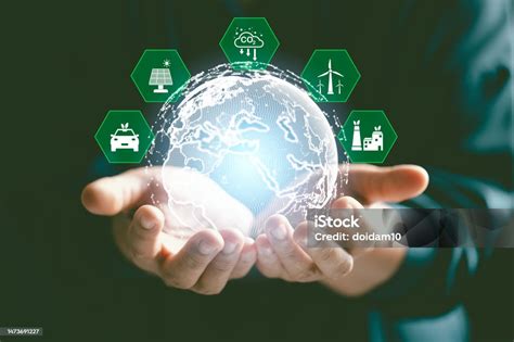 지속 가능한 Co2 개념을 개발하고 Co2 배출량과 탄소 발자국을 줄여 지구 온난화와 기후 변화를 제한합니다 지속 가능한 환경 관리 재생 가능 에너지의 온실 0에 대한 스톡