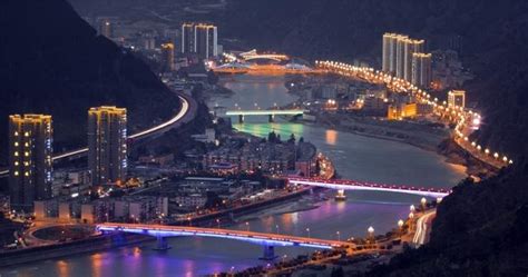 四川雅安石棉的桥 尽显夜色之美 新浪图片