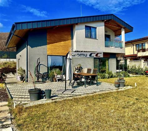 Енергоефективна къща с Богомилово Двуетажна къща 163 кв м РЗП 750 кв м двор Къщи Вили