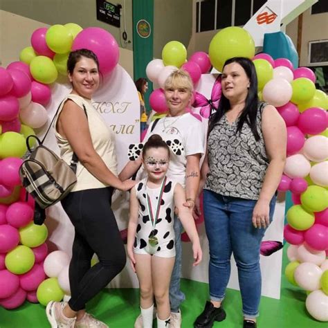 Златно момиче от група Патиланци — Детска градина №3 Ян Бибиян