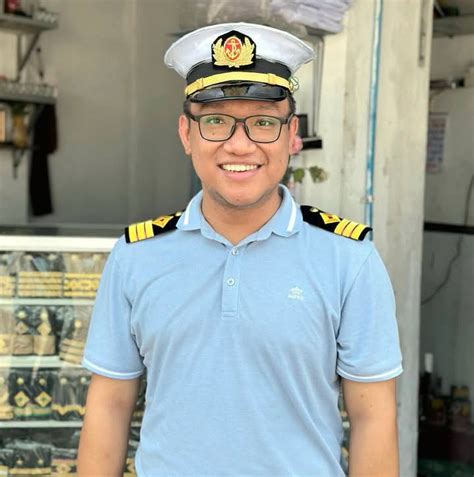 🛳ကမ္ဘာ နေရာ အနှံ့မှာ နေ့စဥ် သင်္ဘော တွေ ထောင်ချီပြီး ခုတ်မောင်း လျက်ရ