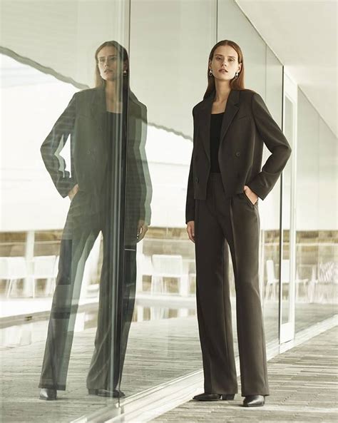 패션엔 쉬즈미스 현대여성을 위한 모던 스타일 2022 가을 캠페인 공개