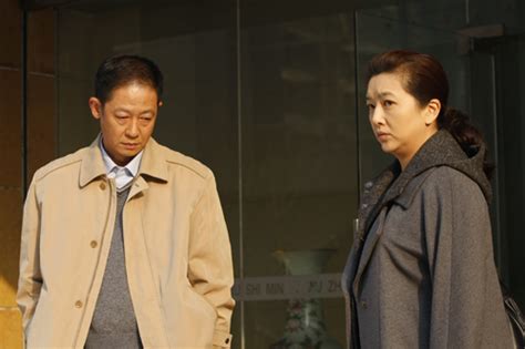 王志文抽烟图片王志文黑冰图片抽烟图片大山谷图库