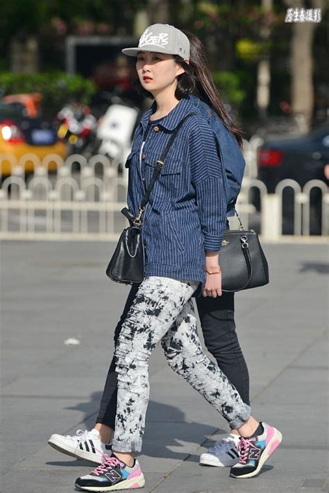 街拍宛如鄰家小妹的精緻美女 每日頭條