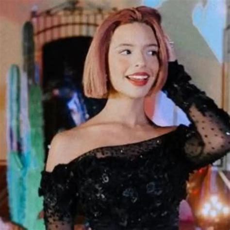 Ángela Aguilar Los Cambios De Look De La Cantante Uniradio Informa