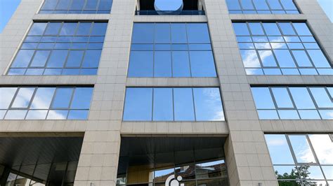 Индивидуалните клиенти на Банка ДСК внасят левове в брой по сметка без такса от 1 август до 30