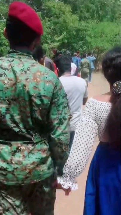 මාස ගනන් නොදැකපු මාස ගනන් කතා නොකරපු තැන්වල තිබුනා ආදරේ උතුරන්න ️ ️ ️