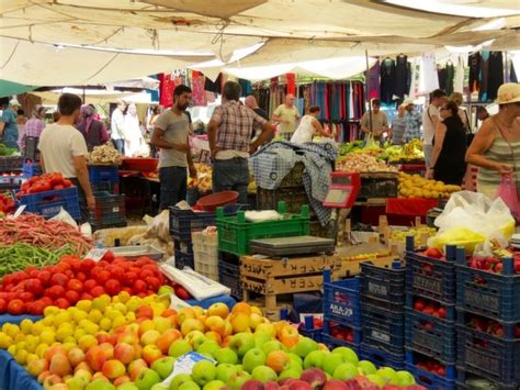 Срив в Турция Фермери изхвърлят тонове зеленчуци Информационна агенция ПИК