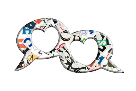 흰색 배경에 고립 된 하트와 글자가있는 한 쌍의 연설 거품 3차원 형태에 대한 스톡 사진 및 기타 이미지 3차원 형태 개념 개념과 주제 Istock