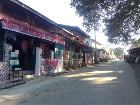 Zandz Online Shop Pyin Oo Lwin Bararel Lip Tint ဆိုသည်မှာ 🍒တနေကုနိ ခံတယ် ရေထိ အစားထိ အေးဆေးပဲ 🍒