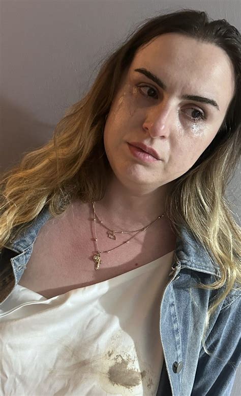 თაია დას უნდა შევხვედროდი და შემდეგ ერთად ავსულიყავით სახლში გზაში დამხვდნენ ორი უცნობი