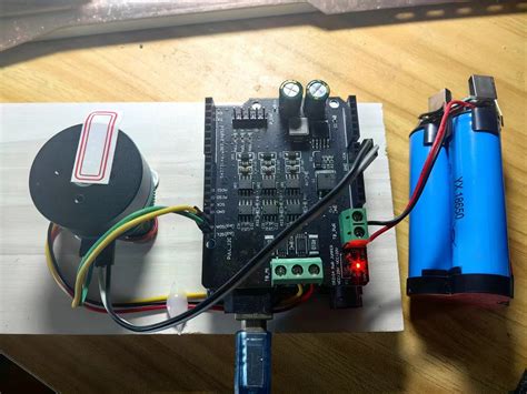 【花雕学编程】arduino动手做（222） simple foc shield v2 0 4 无刷电机驱动板 makelog 造物记