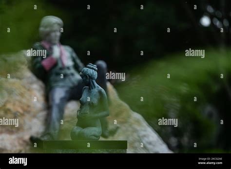 Oscar Wilde Sculpture Located At The Corner Of Merrion Square Park Just