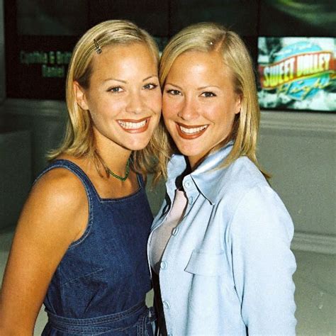 You Wont Believe What The 90s Sweet Valley High Twins Look Like Now Cynthia Daniel
