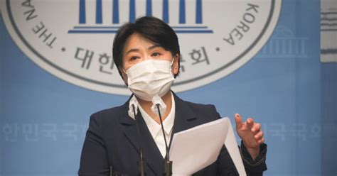 윤희숙 친구들이 왜 4인방에 못 끼냐더라외모비교 지양해야