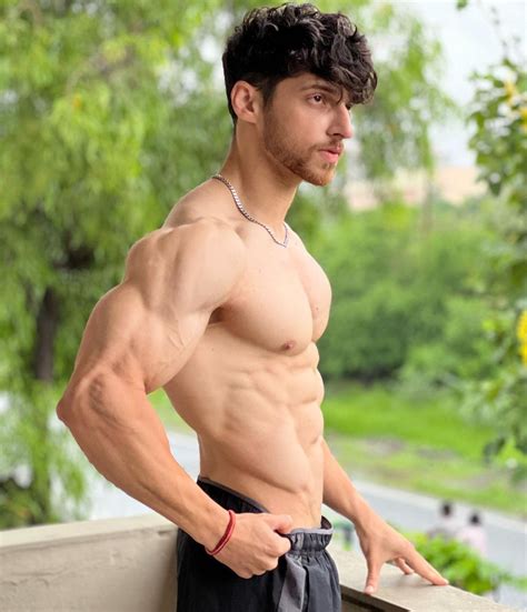 Rohit Chauhan Ladyboners