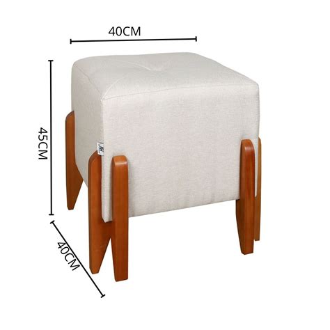 Puff Caio Decorativo Com Linho Bege E Pés Em Madeira Vyle O Melhor