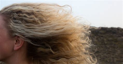 Scalp Bleaching How To Try It Safely Risks And Side Effects