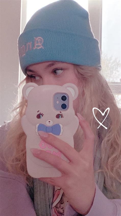 Am I The Girl That You Dream Of 🎀🎶 R Softgirl