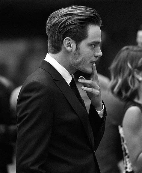 Pin By Armstrong On Dominic Sherwood Dominic Sherwood Shadowhunters