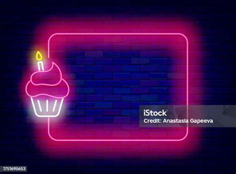 생일 축하 네온 광고 촛불과 빈 테두리가 있는 컵케이크 기념일 휴일 벡터 스톡 일러스트레이션 개념에 대한 스톡 벡터 아트 및 기타 이미지 Istock