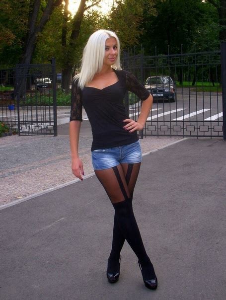 Сомневаюсь что здесь кому то интересна девушка маленького роста без маникюра Селфи Девушки