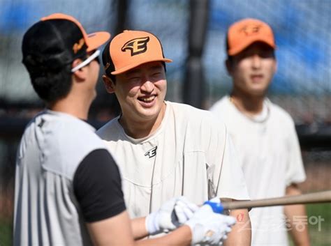 이진영 ‘기분 좋아요 [포토]｜스포츠동아