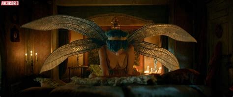 Karla Crome Nue Dans Carnival Row