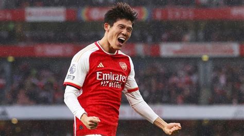 Official Tomiyasu Signs New Contract With Arsenal