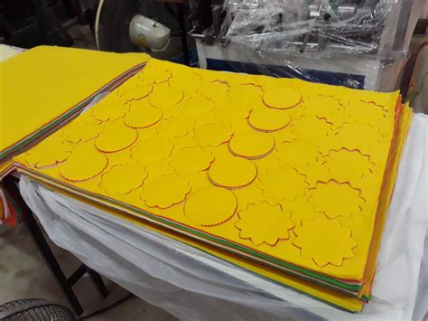 กระดาษสาห่อเหรียญโปรยทาน แบบปั๊มแล้ว สีพื้น