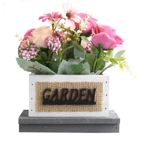 Цвете в дървена саксия Garden различни цветове Festiko Bg