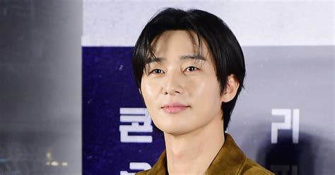 박서준 수스와 열애설 개인적 사생활 오픈할 수 없어 직접 입장 밝혀