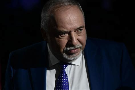 Украинский посол критикует Либермана за нейтральную позицию