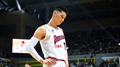 Jeremy Lin Drinking