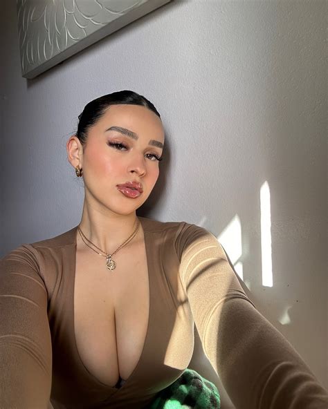 Neida Lara Simplyneidaa • Instagram Photos And Videos