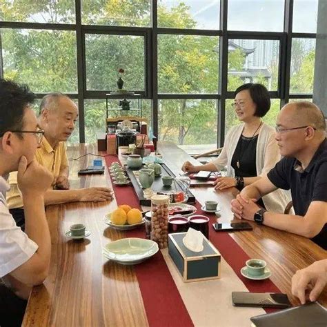 月满，情更满｜开发区组织走访慰问高层次人才张苏发展交流