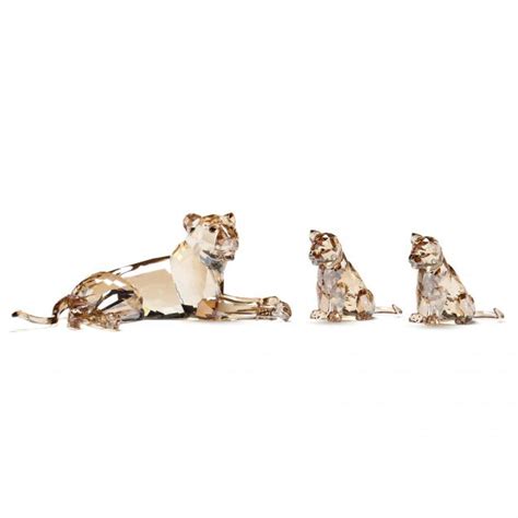 Swarovski Lion Mother And Cubs Crystal Sculptures Lot 1333