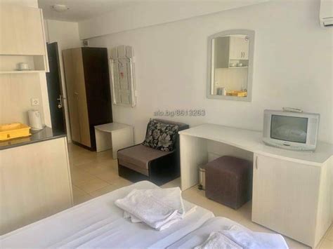 Слънчев бряг Дава се под наем Едностаен апартамент под наем 30 кв м Обзаведен Непоследен етаж