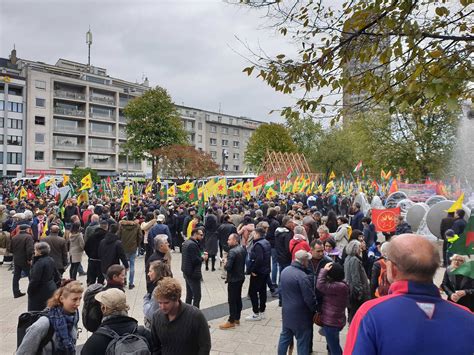 Köln Bilder Der Kurden Demonstration Mit Tausenden Teilnehmern