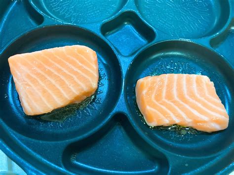 아기반찬 크림소스를 곁들인 연어스테이크