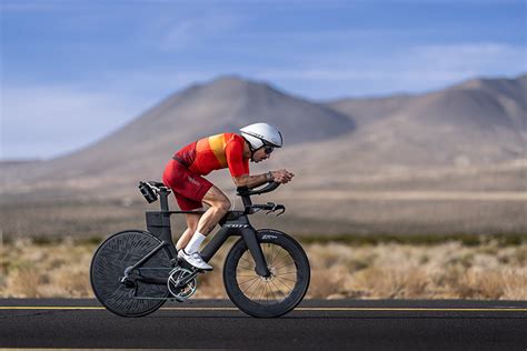 Zipp Super9 Tubeless Disc トライアスロンのことならアスリートカンパニー
