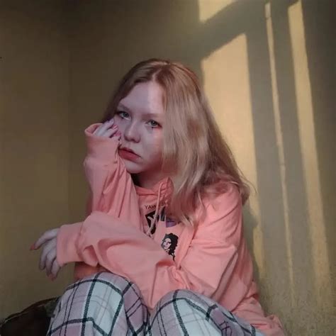 𝔨𝔦𝔪𝔦 Kimi Ic • Threads Say More