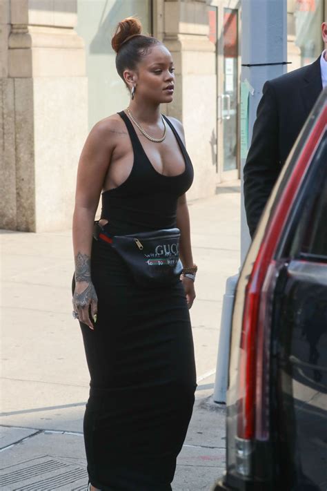 Rihanna Braless Photos Thefappening