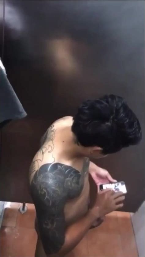 Tattooed Guy Jerking Off Video 2